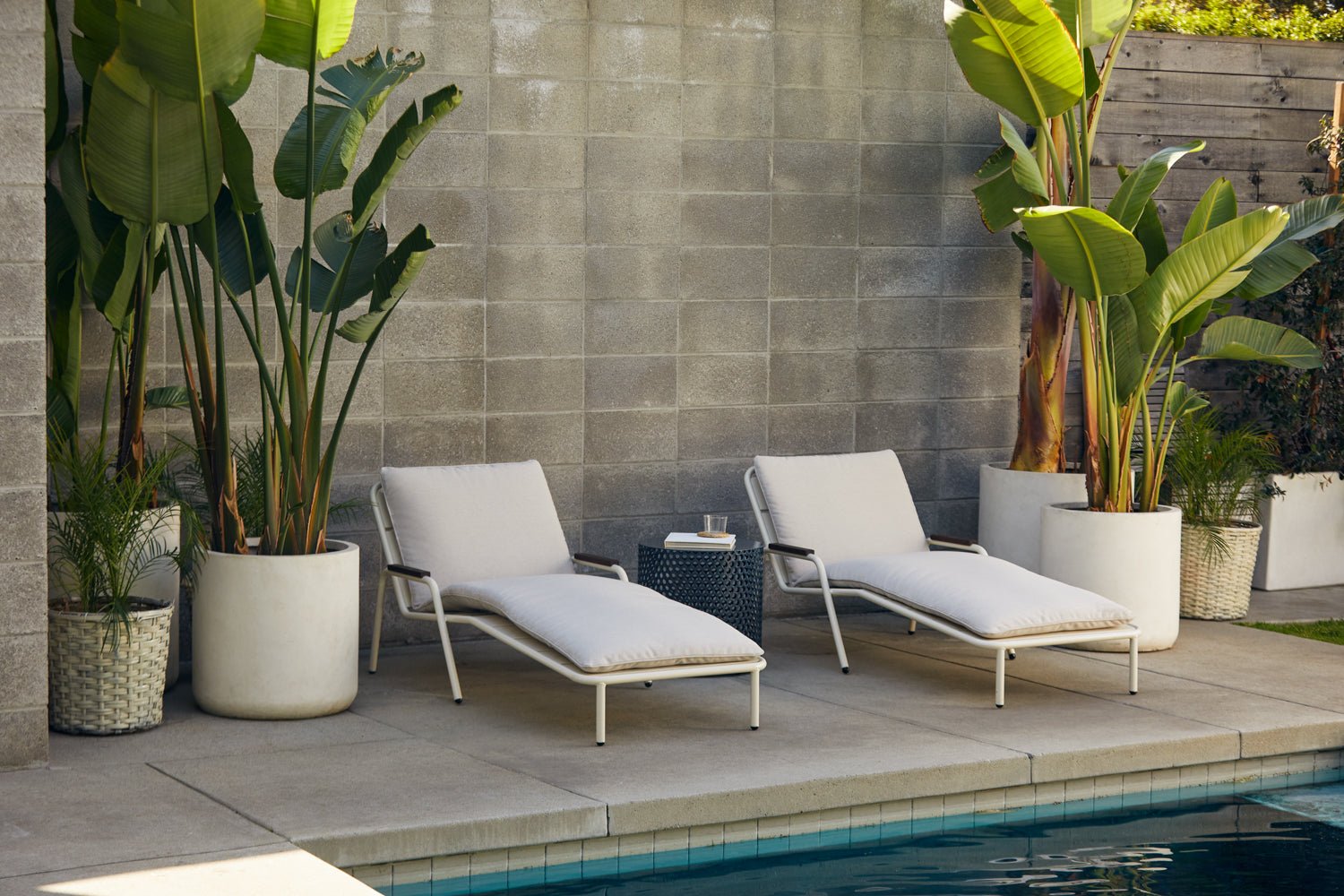 Bent Chaise Lounge and Drum Side Table – RAD Furniture