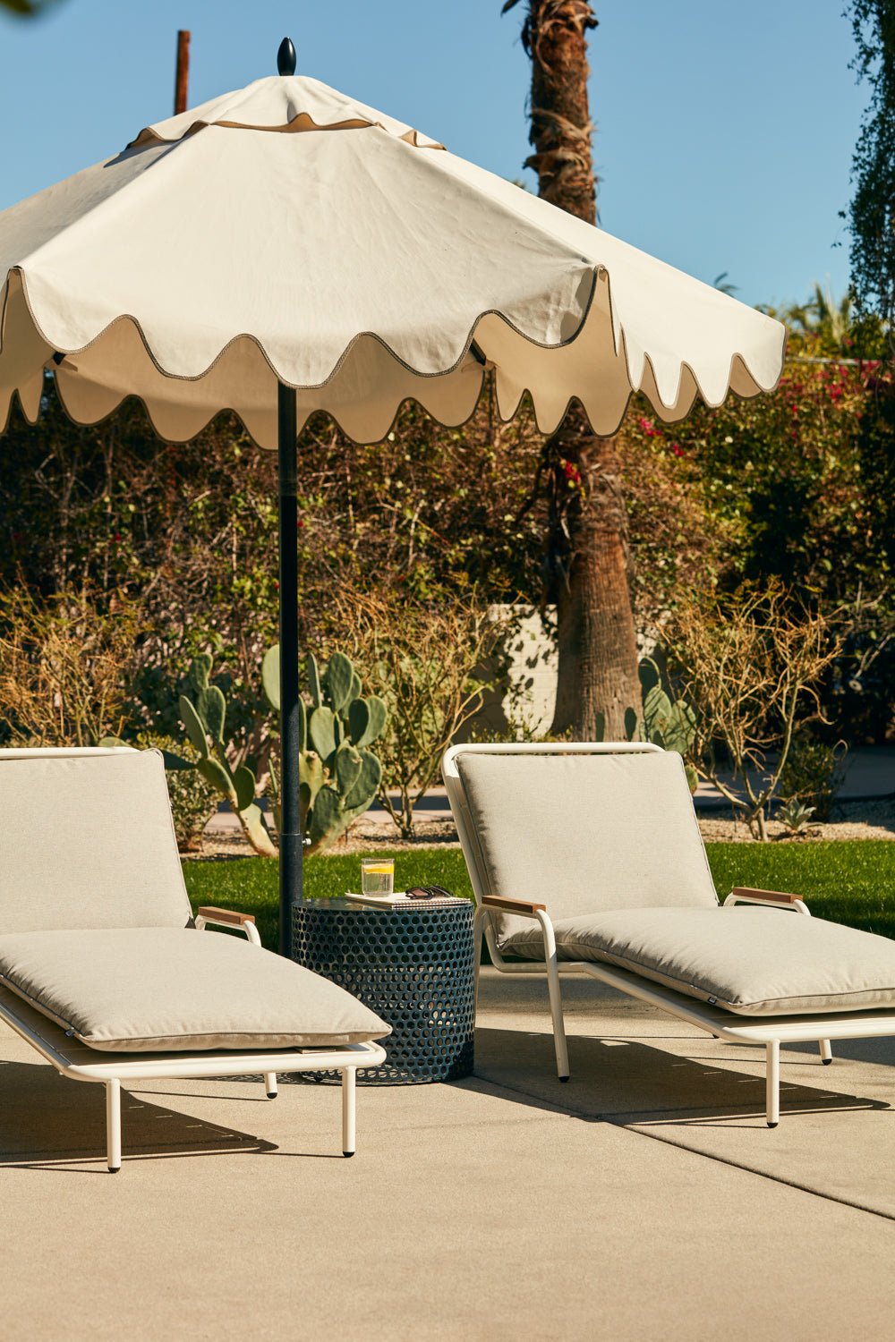 Bent Chaise Lounge and Drum Side Table – RAD Furniture