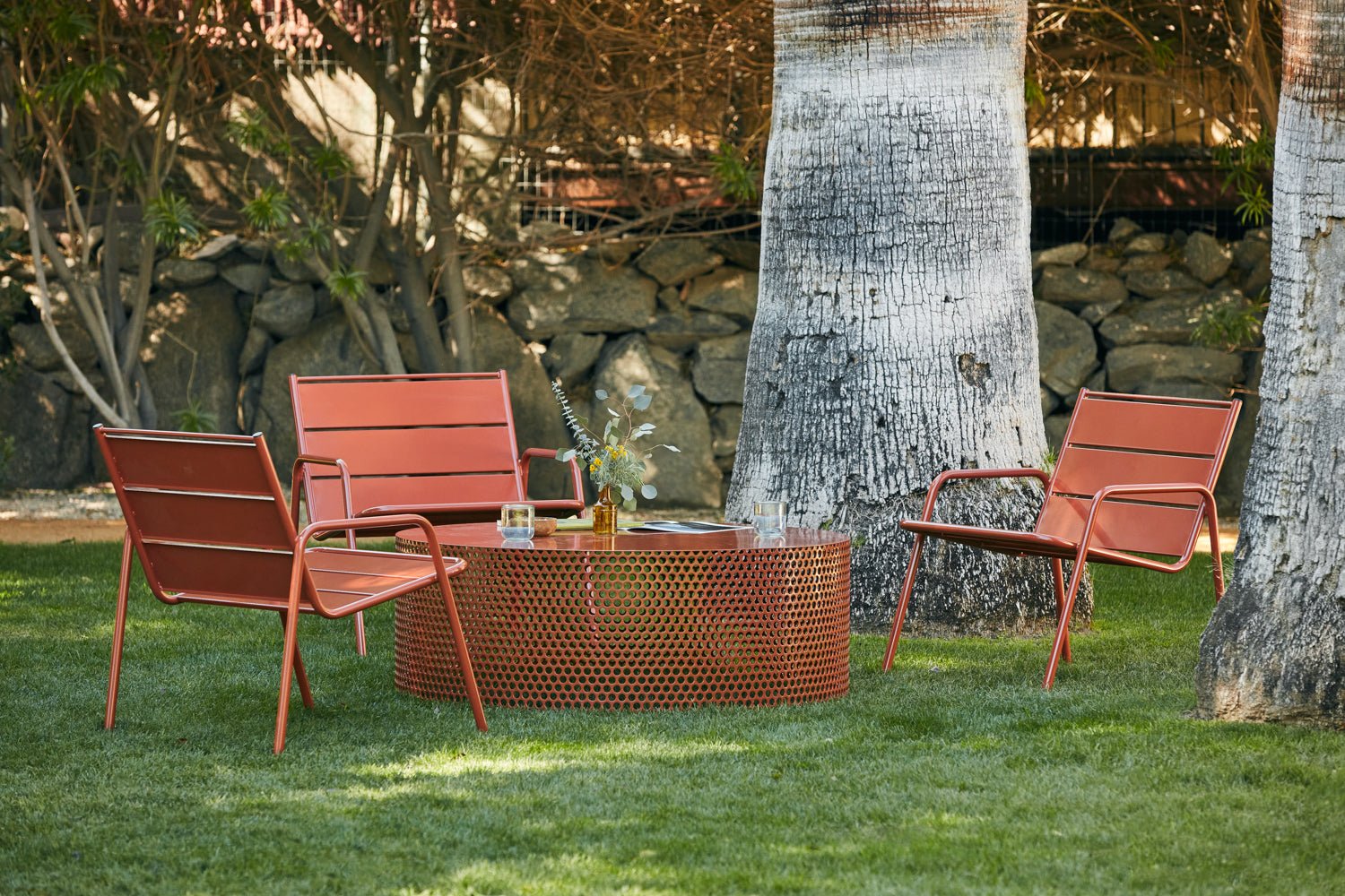 Bent Lounge Chair and Drum Coffee Table – RAD Furniture